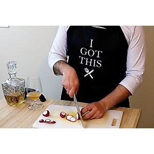 MeAnWe Wares Apron with Pockets - Paint and Sip Bib - Artist Painters Gift for Women, Men - Painting Smock Party Supplies, 1 Pcs