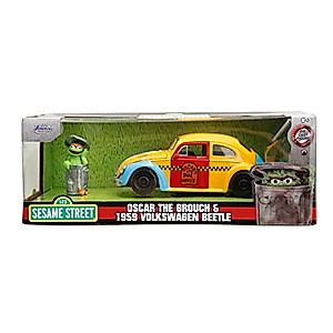 Sesame Street 1:24 1959 Volkswagen Beetle Die-cast Car & 2.75" Oscar The Grouch Figure, Toys for Kids and Adults
