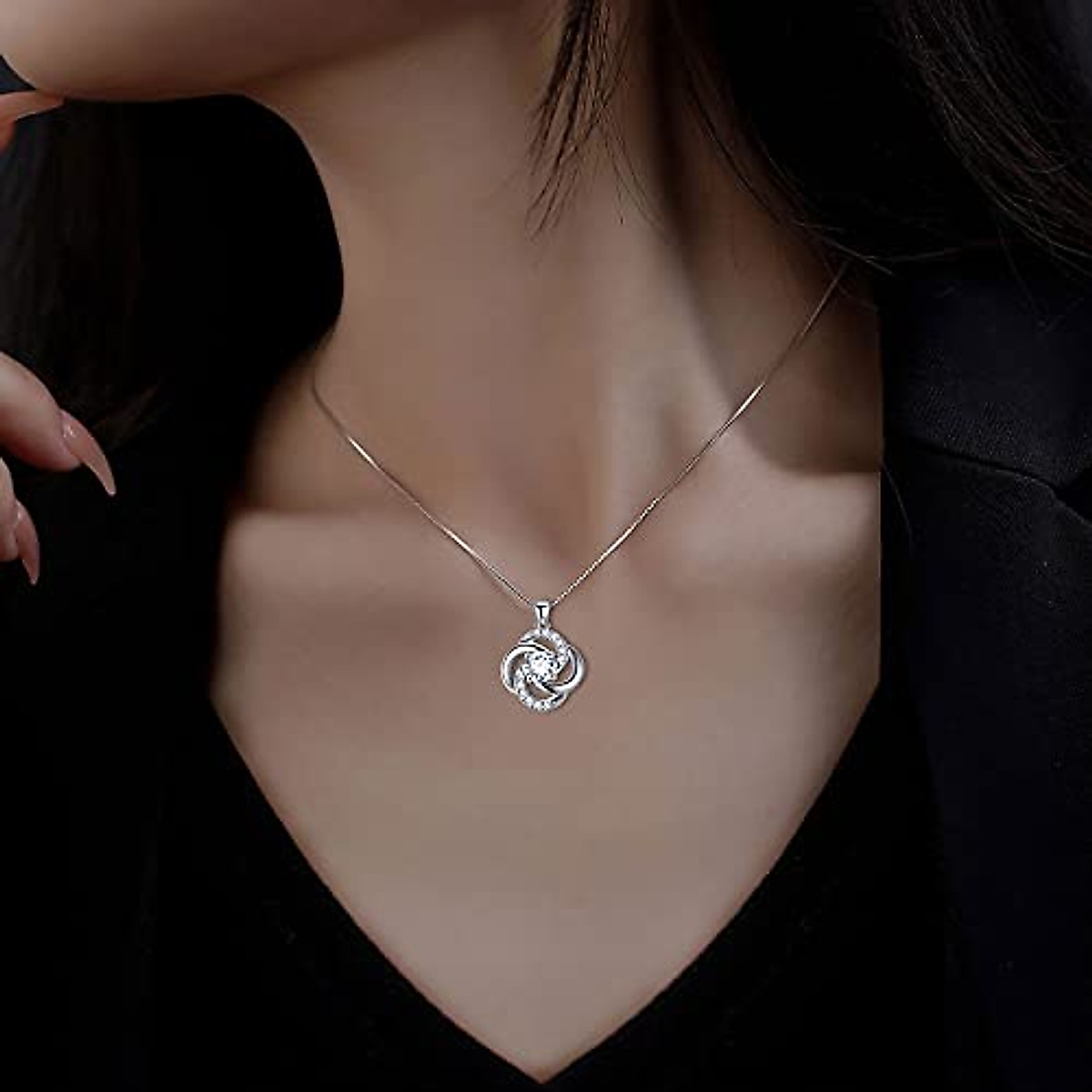 AOUCIA Women Girls 18K Gold Love Heart Cubic Zircon Women's Pendant Necklaces Halloween Christmas Valentine’s Wife Mother’s Day Mom Gifts Jewelry (Petal-Platinum)