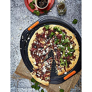 Le Creuset Toughened Non-Stick Bakeware Pizza Pan, Black