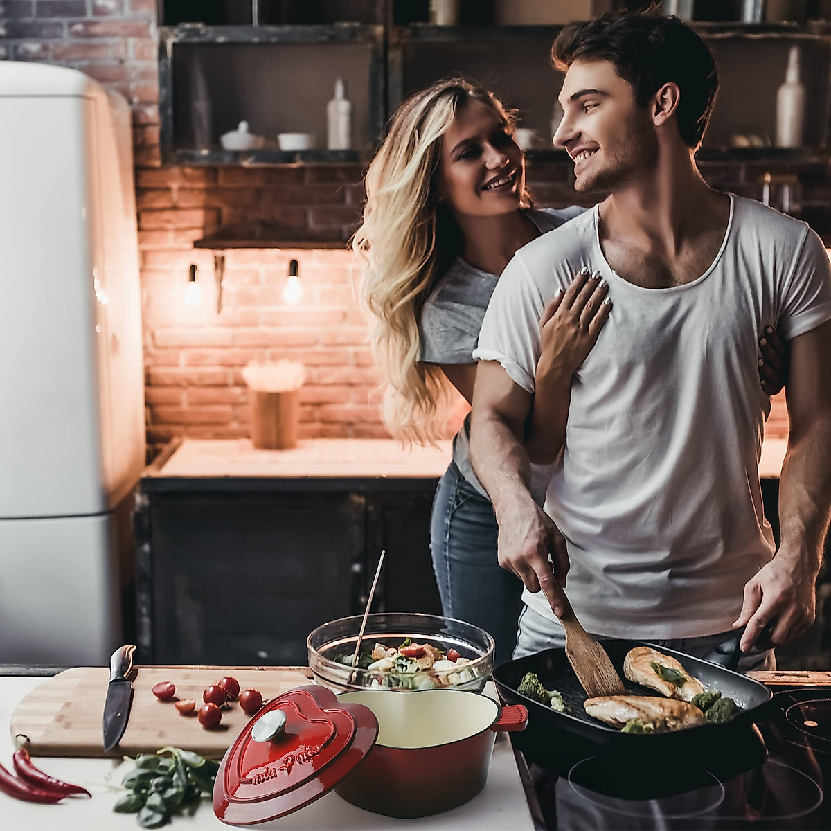 MIAMIO - Enameled Cast Iron Dutch Oven (3.2 Quart, 10 Inch) in Heart Shape Non Stick Pot/Gift for Christmas, Suitable for All Heat Types + Oven