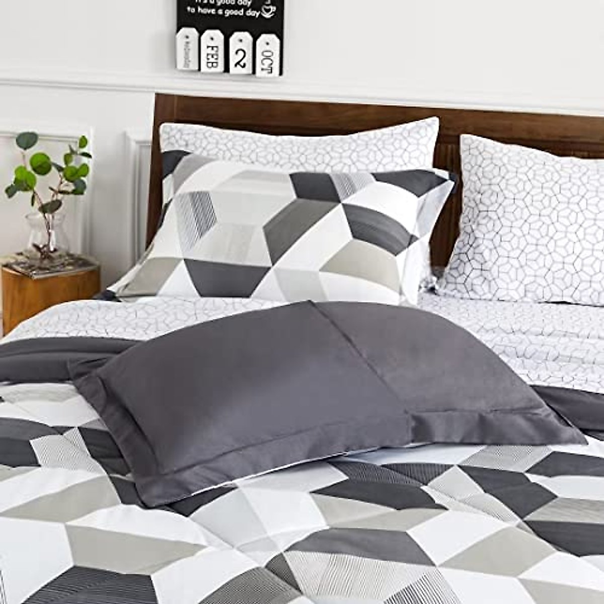 Twin Bed in a Bag Pattern Neutral Comforter Set with Sheets 5-Pieces for Girls and Boys - Soft Bedding Sets with Down Alternative Comforter, Pillowsham, Flat Sheet, Fitted Sheet, Pillowcase All Season