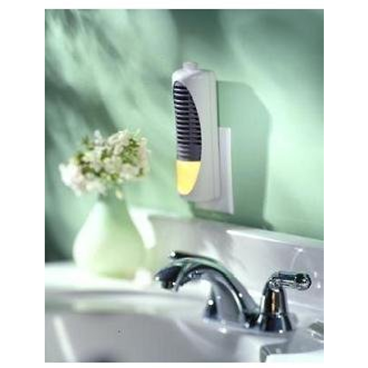 Sharper Image SI627 Ionic Breeze Plug-In Bathroom Air Purifier