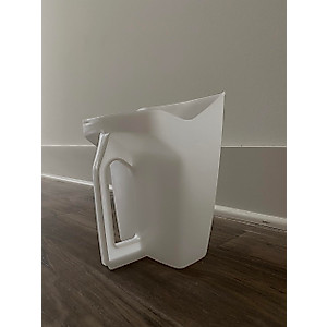 Rubbermaid Commercial Products FG288500WHT Food Service Scoop, 64-Ounce, White, for Ice and Ingredient Use, Restaurant Kitchen