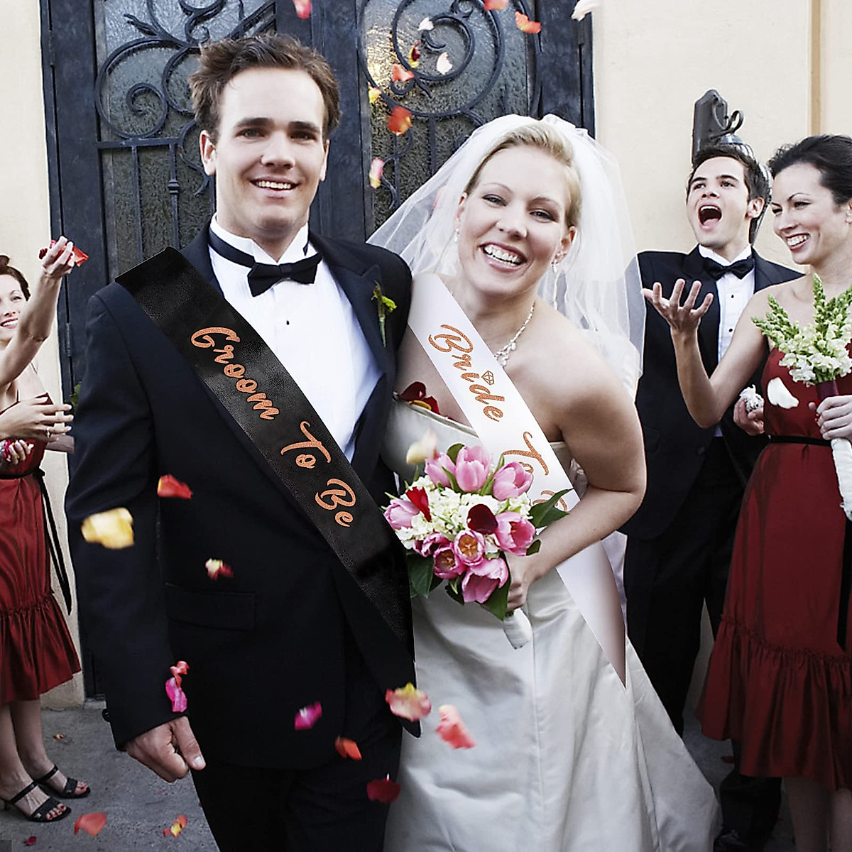 4 Pieces Groom and Bride to Be Sash Tinplate Badge Brooch Set Bride to Be and Groom to Be Sash and Badge Pin Kit Engagement Sash for Couple Bachelorette Party Accessories Bridal Shower Wedding Applies