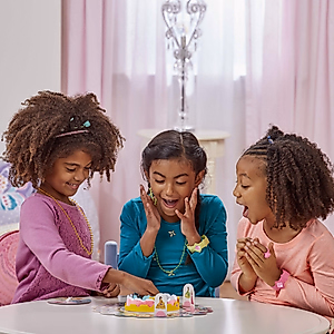 Hasbro Gaming Pretty Pretty Princess: Edition Board Game Featuring Disney Princesses, Jewelry Dress-Up Game for Kids Ages 5 and Up, for 2-4 Players