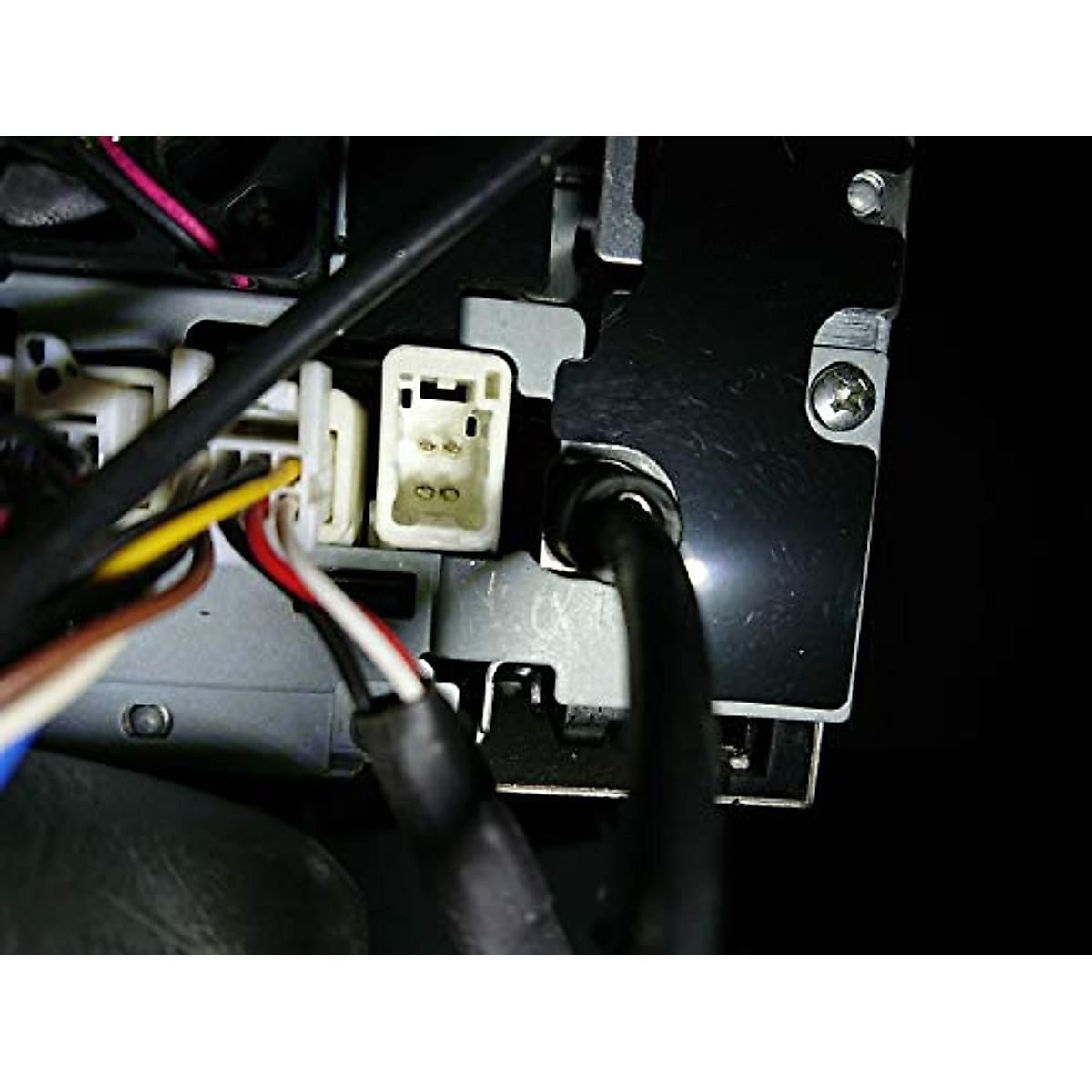 UC100 Universal Cable for Toyota Rear-View Camera Plug for AVN Receivers DVD TV Screen