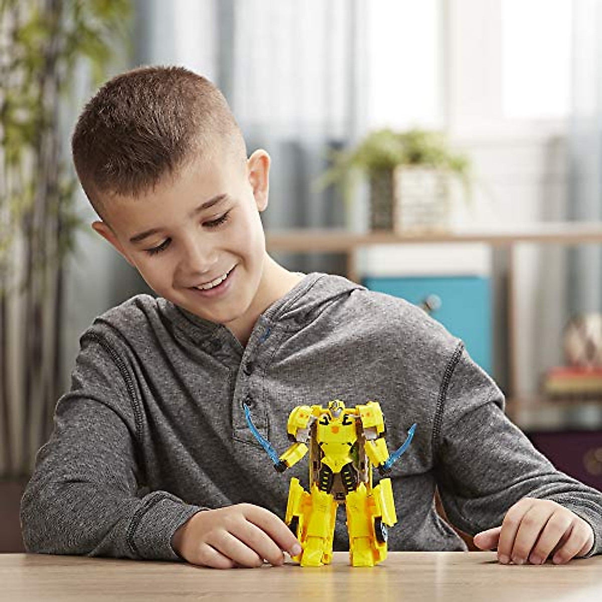 Transformers Toys Cyberverse Ultra Class Bumblebee Action Figure, Combines with Energon Armor to Power Up, for Kids Ages 6 and Up, 6.75-inch, Yellow