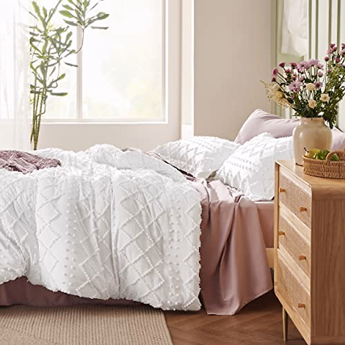 Bedsure Boho Comforter Set Queen - White Tufted Shabby Chic Bedding Comforter Set for All Seasons, 3 Pieces Western Comforter Set, Farmhouse Modern Bed Set, Spring Bedding for Women Men Girls