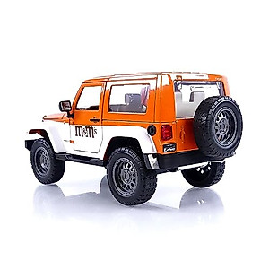 M&M's 1:24 2007 Jeep Wrangler Die-cast Car & 2.75" Orange Figure, Toys for Kids and Adults
