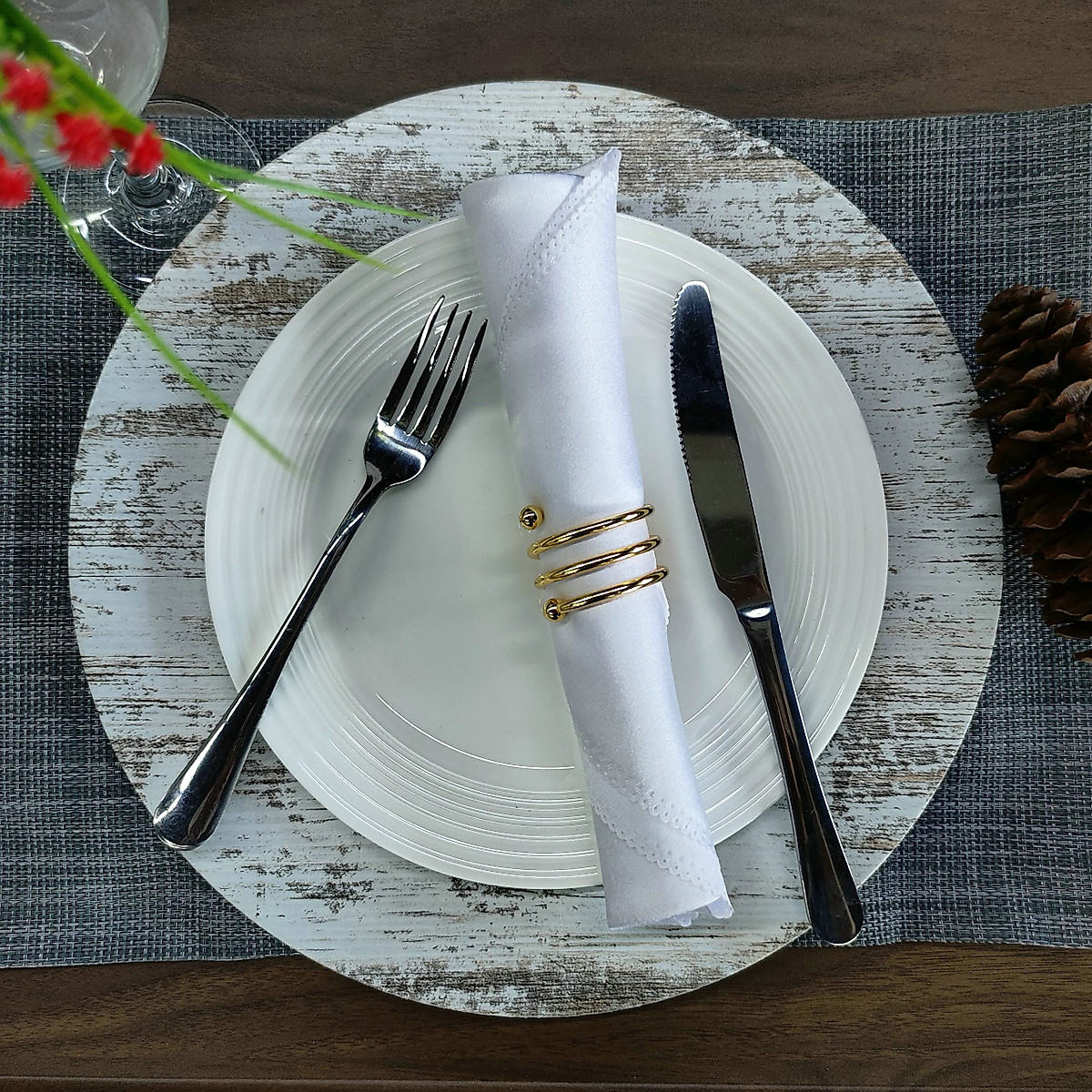 JRHCGH 13" Round Faux Wooden Charger Plates,Chargers For Dinner Plates Set Of 6, Antique Plastic Plates Bulk Wedding,Elegant Decor Place For All Occasions (White)