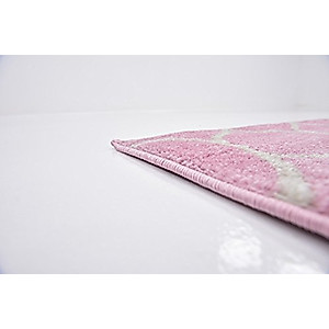 Unique Loom Trellis Frieze Collection Area Rug - Rounded (4' 1" x 6' 1", Light Pink/ Ivory)