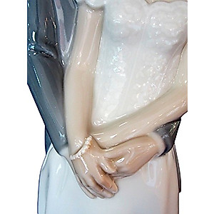 Nao figurine by Lladro 02001713 Unforgettable day 1713- Beautiful porcelain statue -Bride with a long dress and Groom, Kissing Couple, Nice, Elegant, Romantic ,Wedding gift collectibles new