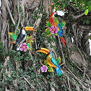 Tuokiuhn Metal Bird Wall Decor Toucan Macaw Decoration Bird Wall Art Tropical Wall Art Suitable for Outdoor Fence Patio Wall Decorations Set of 3