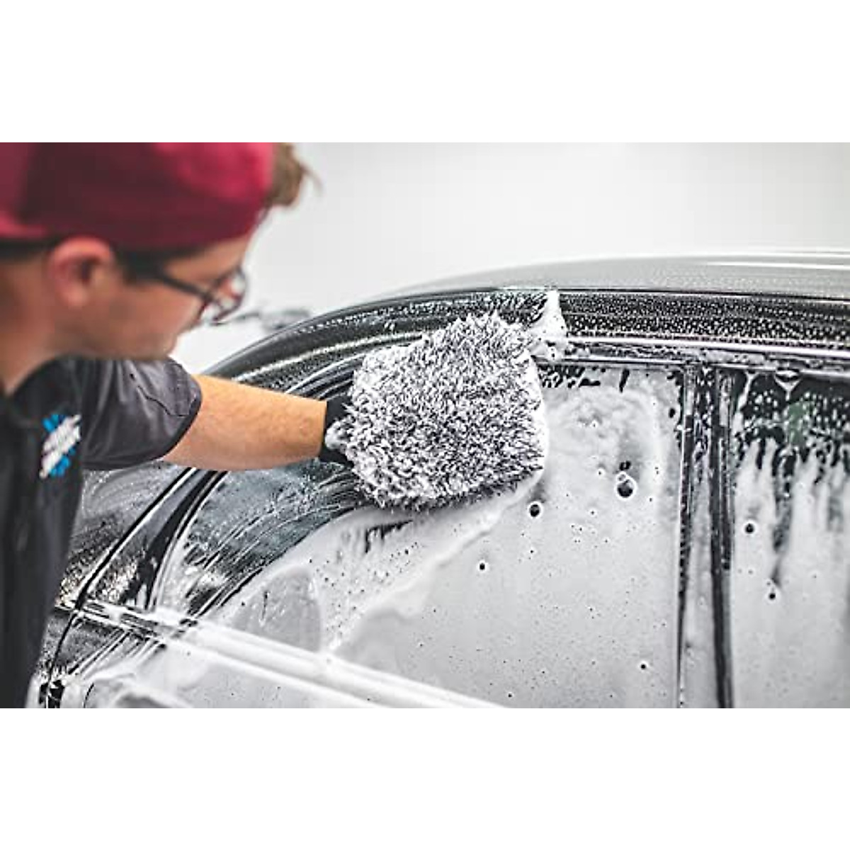 The Rag Company - Cyclone Ultra Wash Mitts - 70/30 'Gauntlet' Blend Korean Microfiber, Foam Padding, Scratch-Free, Lint-Free, Great for Rinseless Washing, 8in x 9in, Blue + Black (2-Pack)