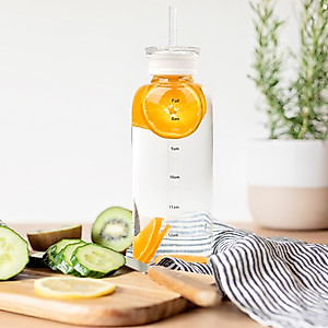 Joeyan 22 oz Glass Water Bottle with Straw and 2 Lids,Drinking Jars with Cleaning Brush Sleeve and Time Marker,Clear Tumbler,Leakproof Iced Coffee Cup,Large Smoothie Boba Tea Glasses,Dishwasher Safe