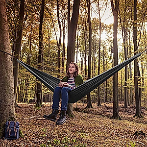 Camping Hammock Double & Single Portable Hammock with Tree Straps, Lightweight Nylon Parachute Hammocks Camping Accessories Gear for Indoor Outdoor Backpacking, Travel, Hiking, Beach
