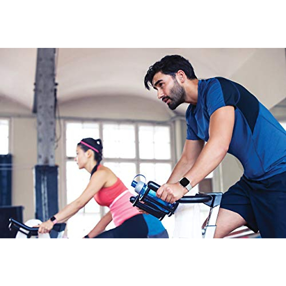 Fitbit Versa Smart Watch, Gray/Silver Aluminium, One Size (S & L Bands Included) (Renewed)