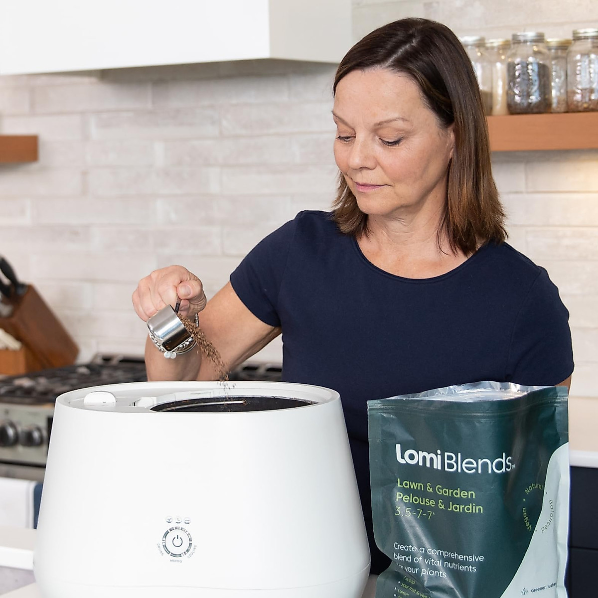 Lomi Blends - All-in-One Lawn and Garden Solution - All-Natural Multi-Vitamin for Healthy Soil, Safe for Kids and Pets, Easy to Use - Sustainable Gardening