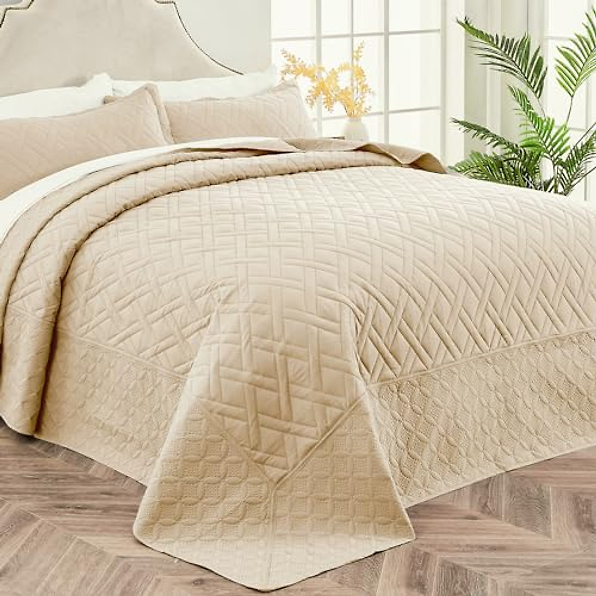 Qucover California King Beige Bedspreads, 3-Pieces Ultrasonic Quilting Geometric Pattern Soft Microfiber 120 x 118 Oversized King Quilt, Extra Width Cal King Bedspread Oversized, Beige