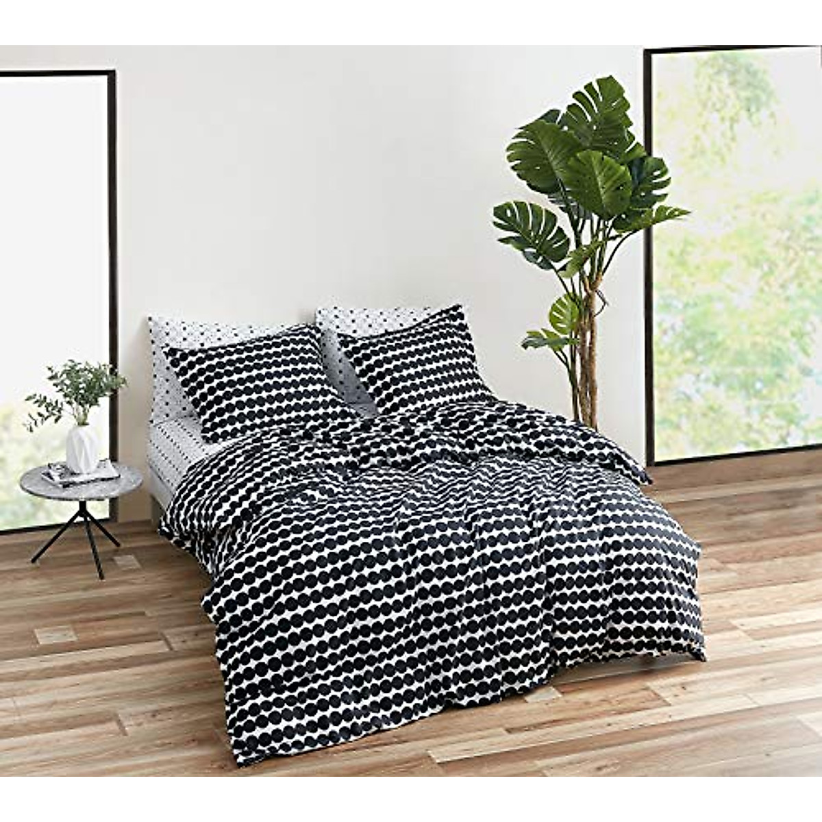 MARIMEKKO - Queen Duvet Cover Set, Cotton Bedding with Matching Shams & Button Closure, All Season Home Decor (Rasymatto Black, Queen)