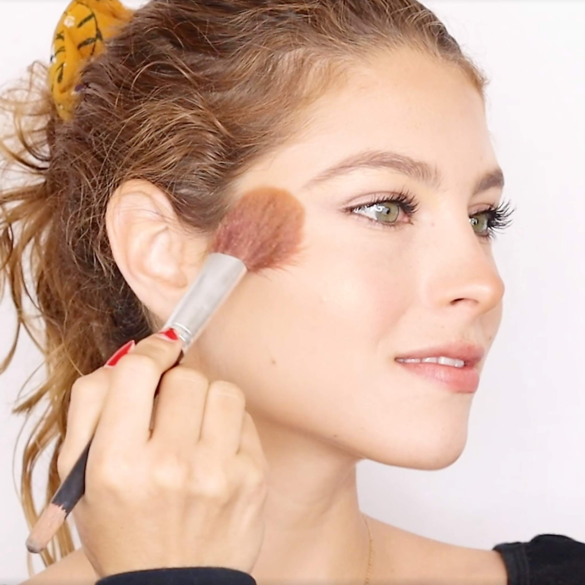 Elizabeth Mott Natural Pink Blush Makeup - Show Me Your Cheeks Blush Natural Glow - Cruelty Free - Buildable & Blendable Cheek Blush with a Light Shimmer - Compact Blusher, Peach Pink