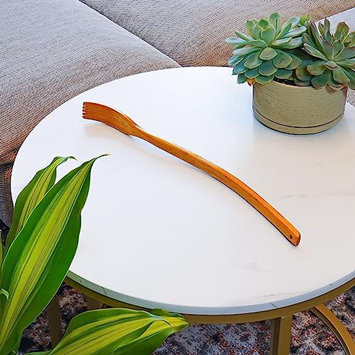 ITCHY-BAN Oversized Wooden Back Scratcher: 18'' Extended Curved Handle for Better Reach, Handcrafted to Perfection, Instant Itch Relief, Gentle on Skin Leave No Scratch Marks (Yellow)