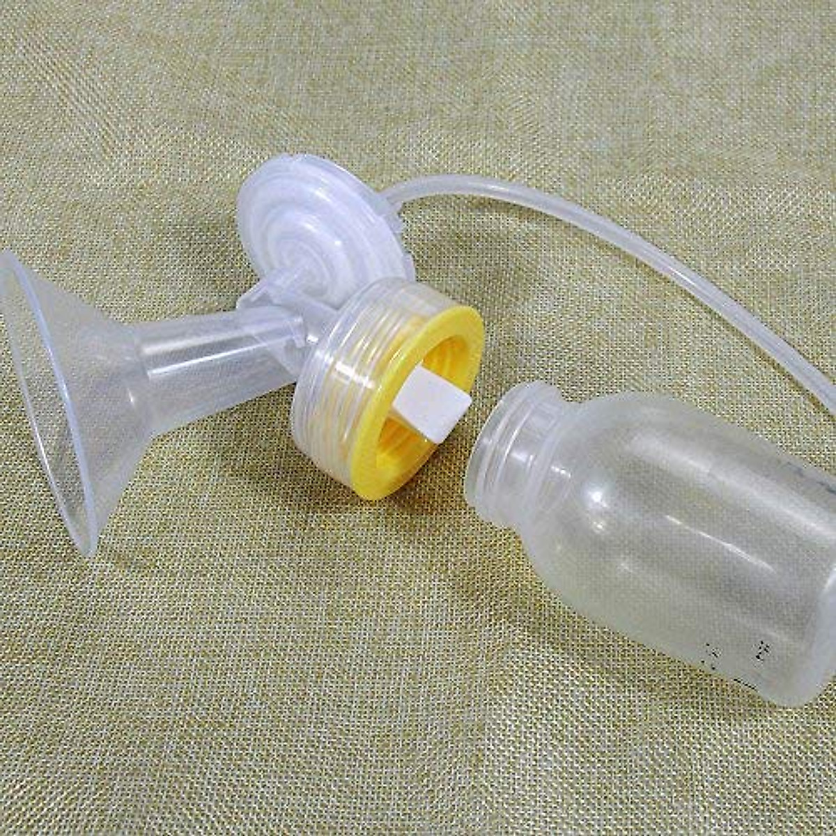 Baby Bottle Thread Changer, Baby Bottle Converter Allow Spectra S1 S2 Pumps' Wide Mouth Flanges to Use Medela Bottles