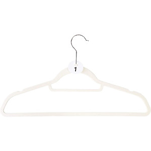 Juvale 2 Sets of Round Numbered Tags 1-300, Double-Sided Plastic Coat Check Tickets (1.7 in, 600 Pieces Total)