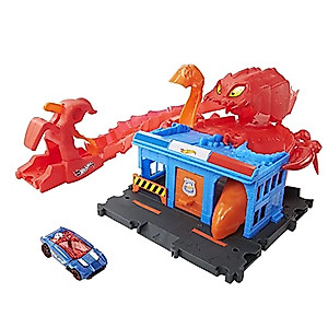 Hot Wheels Toy Car Track Set City Scorpion Flex Attack & 1:64 Scale Car, Bendable Tail Extends 2.5 Ft., Connects to Other Sets