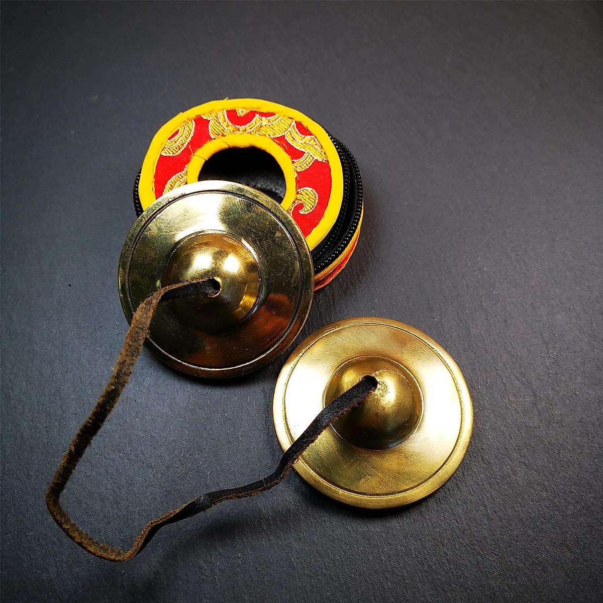 Gandhanra Tibetan Tingsha Bell Set - Tibetan Cymbals - for Sound Healing, Yoga, Meditation, and Mindfulness,Handmade in Nepal,Made of Brass,Plain Pattern,6.5cm/2.6 inch
