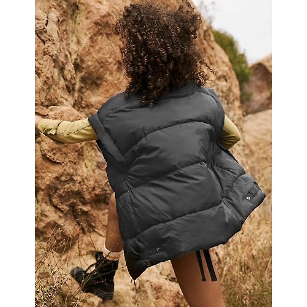 Vimyig Women's Winter Crop Puffer Vest Lightweight Warm Flysleeve Stand Collar Padded Puffy Jackets Coats with Pockets(DarkGrey-XXL)