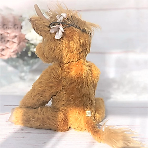 Funthy Scottish Highland Cow Plush, Realistic Cow Stuffed Animals Soft Farm Plushie, Cuddly Highland Cow Accompany Plush Decorative Pillow Birthday Gifts for Boys Girls-White