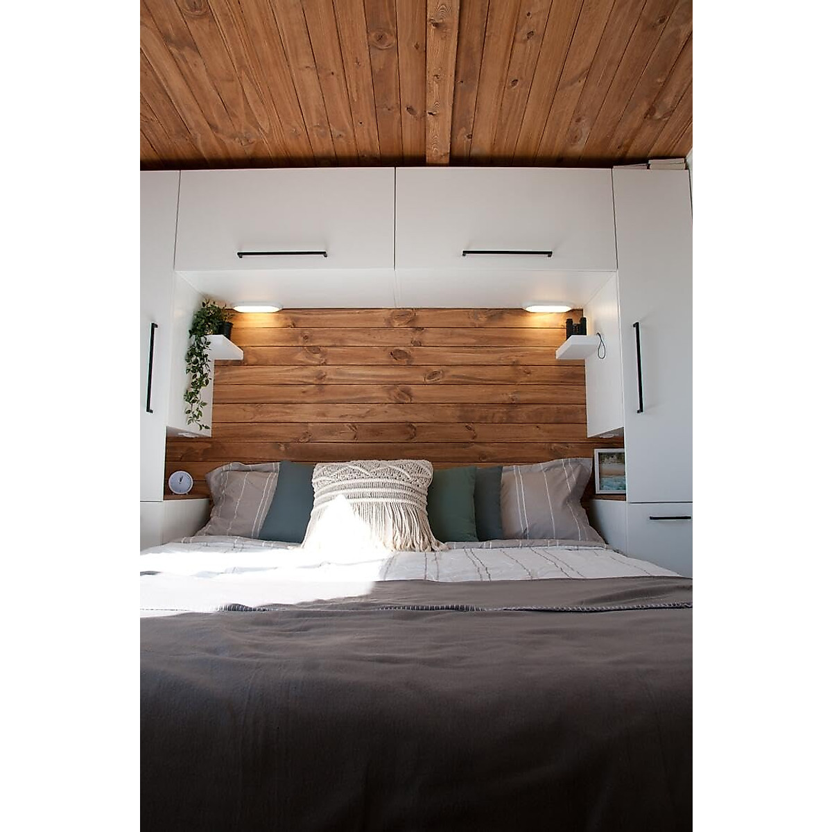 Nomadnest Modern Mobile Tiny Home - Luxurious and Compact Living Solution for Adventurers