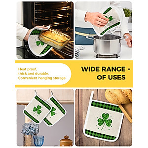 Pot Holders Set of 2,Irish Saint Patricks Green Shamrock Potholder for Kitchen Heat-Proof Hot Pads,Light Clover Black Plaid Vintage Cotton Linen Hot Mats Potholders for Cooking Baking BBQ