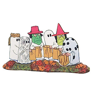 Department 56 Snow Village Halloween Trick or Treat Lane Peanuts House Lit Building and Accessories Set, 6.57 Inch, Multicolor