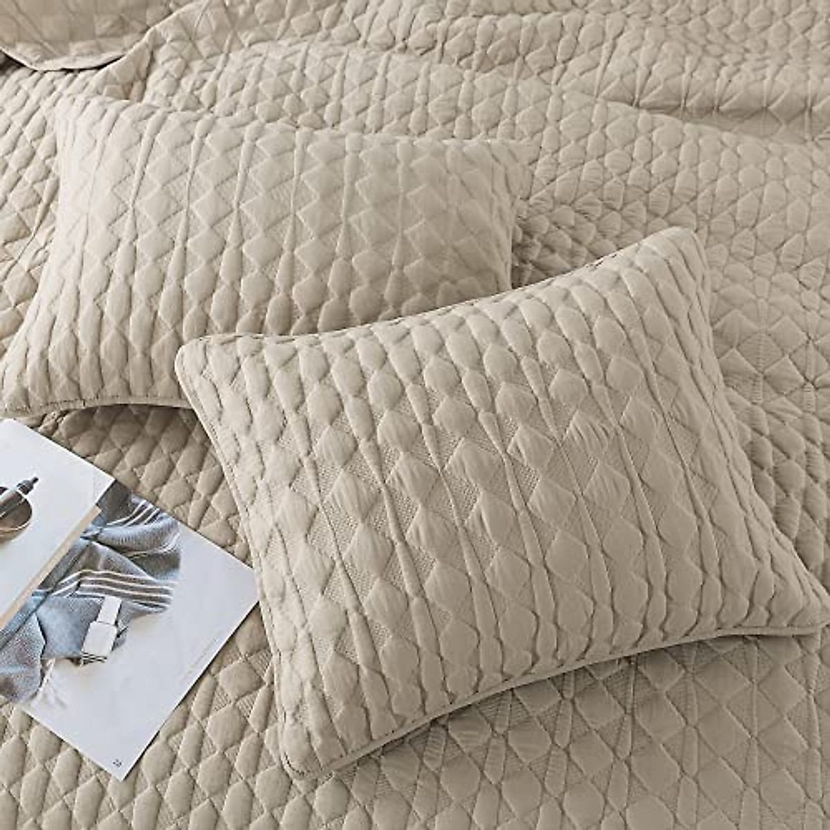 WDCOZY Beige Quit Twin Size Bedding Sets with Pillow Sham, Lightweight Soft Bedspread Coverlet, Quilted Blanket Thin Comforter Bed Cover, All Season Summer Spring, Tan Cream, 2 Pieces, 68x90 inches