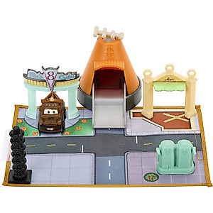 Mattel Disney and Pixar Cars Mini Racers Playset, On-the-Go Radiator Springs with 1 Mini Toy Car, Accessories & Portable Case