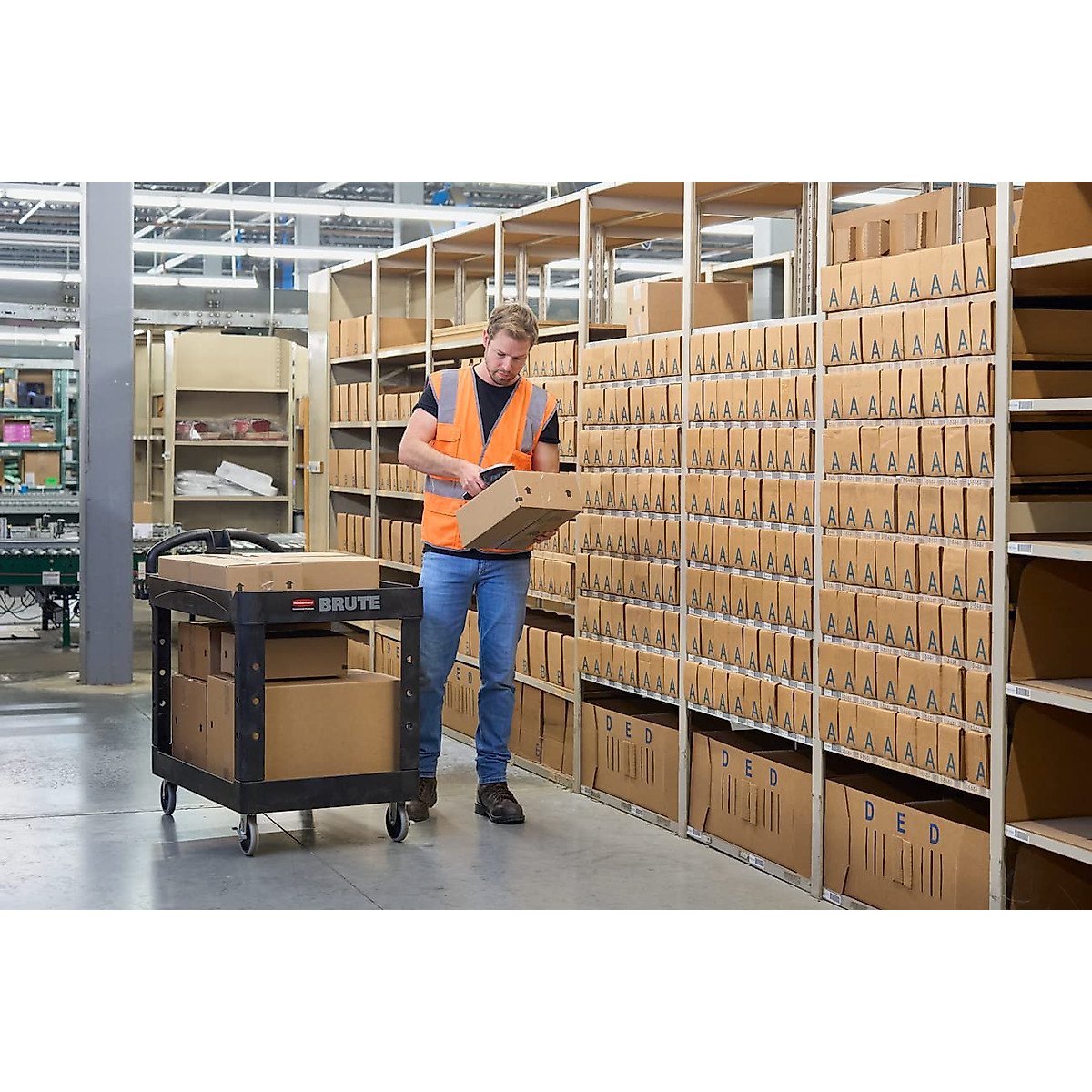 Rubbermaid Commercial Products 2-Shelf Utility/Service Cart, Medium, Lipped Shelves, Ergonomic Handle, 500 Lbs Capacity, for Warehouse/Garage/Cleaning/Manufacturing (FG452088BlA)