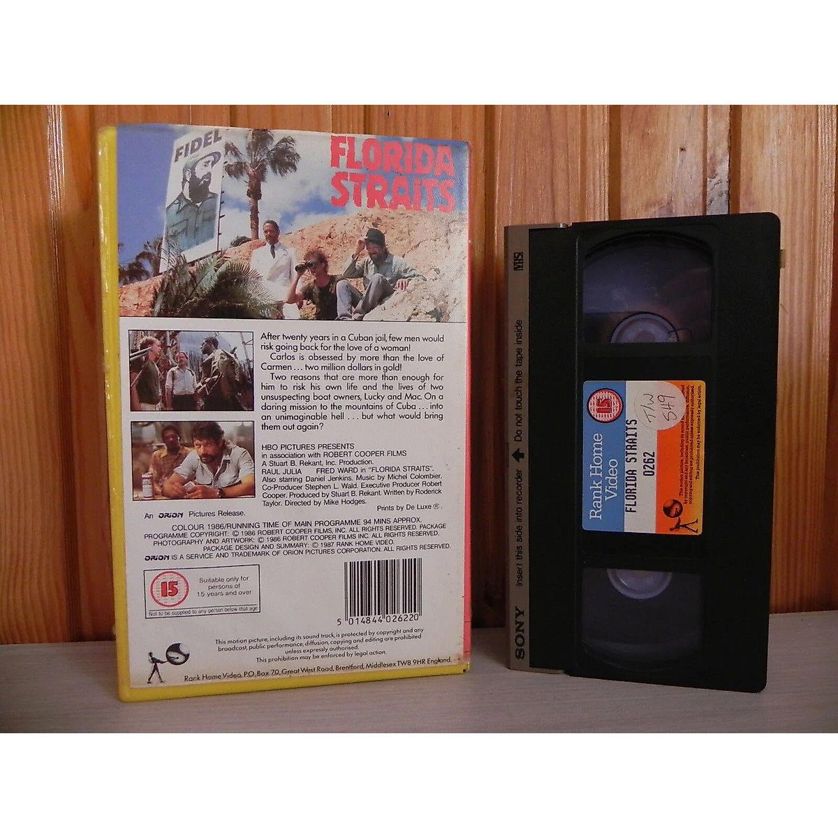 Florida Straits [VHS]