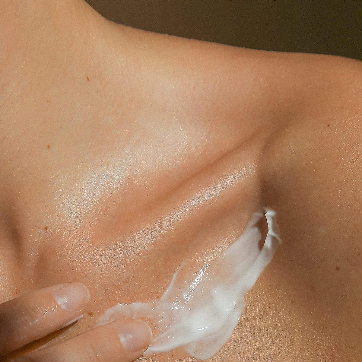 Summer Fridays Summer Silk Nourishing Body Lotion - Hydrating Body Lotion with Hyaluronic Acid, Shea Butter, Grapeseed Oil, and Cocoa Butter - Non-Greasy Moisturizer for Dry Skin (6.7 Fl Oz)