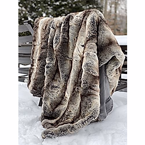 Eikei Luxury Faux Fur Throw Blanket Super Soft Oversized Thick Warm Afghan Reversible to Plush Velvet in Tan Grey Wolf, Cream Mink or Blush Chinchilla, Machine Washable (Chinchilla, 60Wx70L)