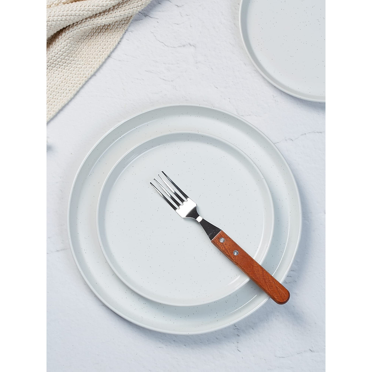 famiware Saturn 6 Pieces Dinner Plates, 10.5 inch Plate Set, Scratch Resistant, Stoneware Dinnerware, Kitchen Modern Rustic Serving Dishes, White