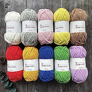 Lerchiyar Soft Chenille for Knitted Blankets,amigurumi Crochet, Fancy Crochet DIY Crafts, Baby Blankets,Knitted Crafts and Toy Dolls.（22-Brown,with 1 Crochet Hook）