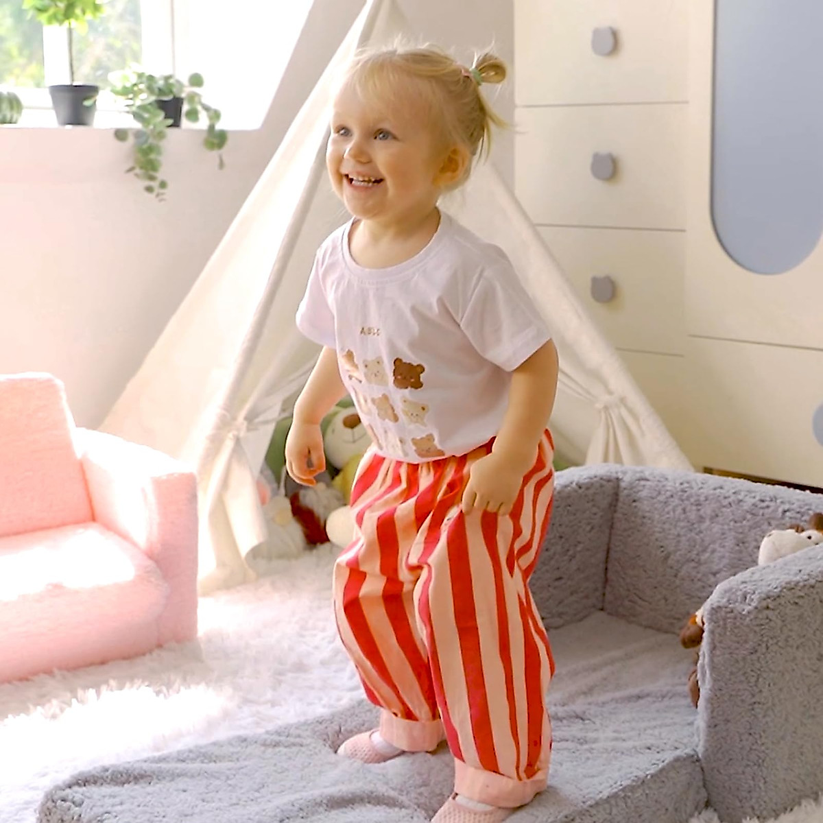 ALIMORDEN 2-in-1 Flip Out Cuddly Sherpa Toddler Couch, Convertible Sofa to Lounger, Grey