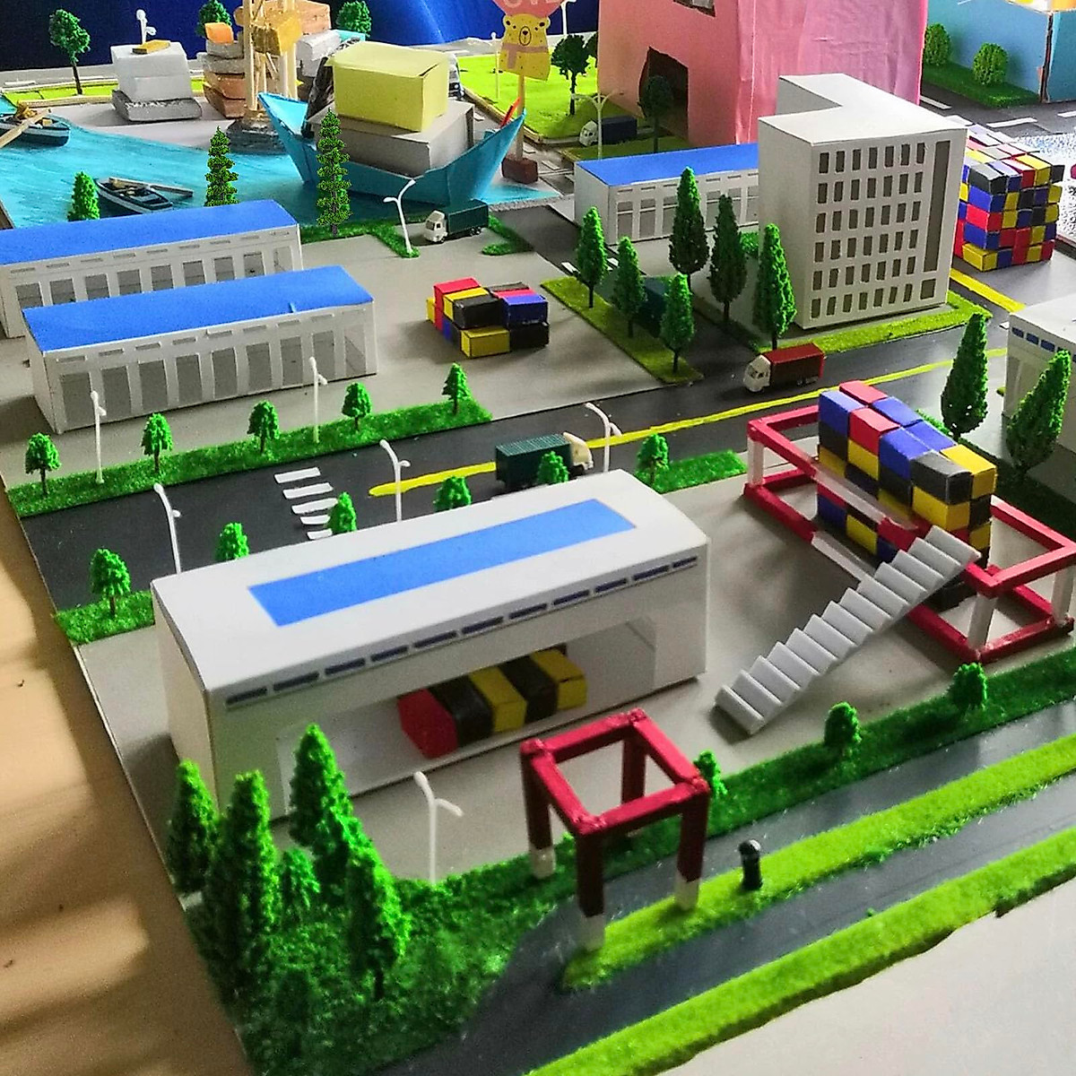 32PCS Model Trees Mixed Miniature Trees Model Tree Train Trees Railroad Scenery Diorama Tree Architecture Trees Fake Trees for Building Model DIY Crafts Diorama Scenery Landscape, Natural Green