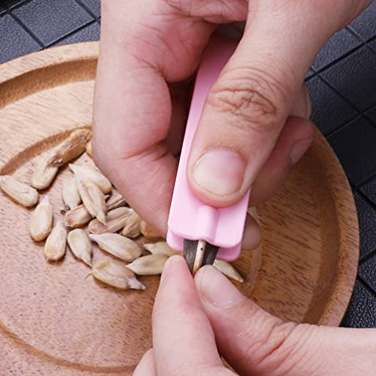 Melon Opener 20Pcs crab crackers and tools Artifact Melon Sunflower Peeler Watermelon Shell Plier Nut Openers for Kitchen Tool Pink nut cracking tools Blue nut Nut Sheller
