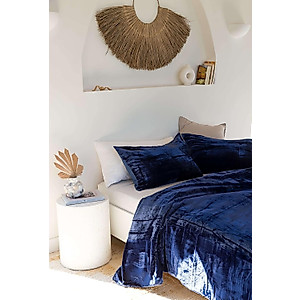 DecorAvenue Ultra-Luxe Solid Velvet Duvet Cover, Boho Bedding UO Comforter Bedding Donna Cover,3 Pc Duvet Set, Velvet Bedding Set (Royal Blue,Over Size 120" x 120")