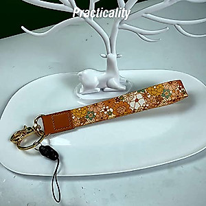 Insaizom Hippie Aesthetic Wrist Lanyard Key Chain, Cute Boho Wristlet Strap Keychain Holder for Women (Yellow flower)