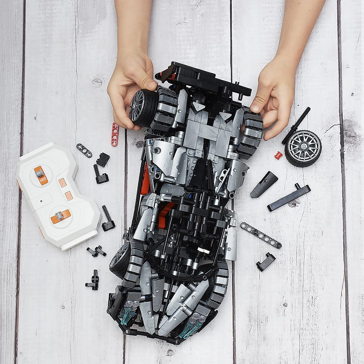 TAXIDEA Build Your RC Car (990PCS) STEM RC Car Model Kit Building Blocks Toys Remote Control Racing Car Models Gifts for 6 7 8 9 10 11 12 13+ and Adults 1